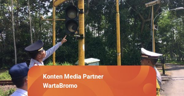 Duh! Perlintasan KA Tanpa Palang Pintu di Lumajang Tak Dilengkapi Rambu ... Duh! Perlintasan KA Tanpa Palang Pintu di Lumajang Tak Dilengkapi Rambu ...